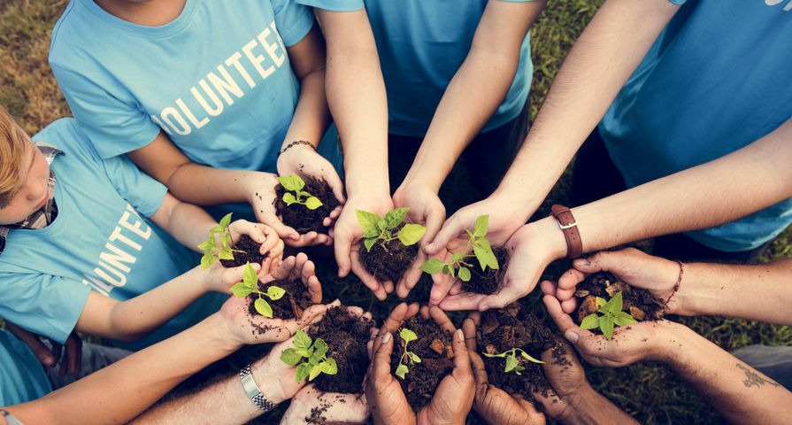 6 Health Benefits of Volunteering - ActiveBeat